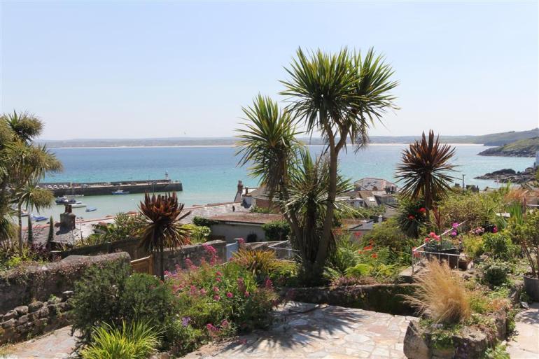 Flat 2, 7 Barnoon Terrace | Flat 2, 7 Barnoon Terrace in St Ives