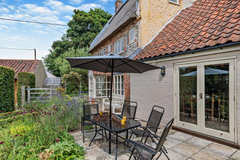 Thatch Cottage | Thatch Cottage in Trunch