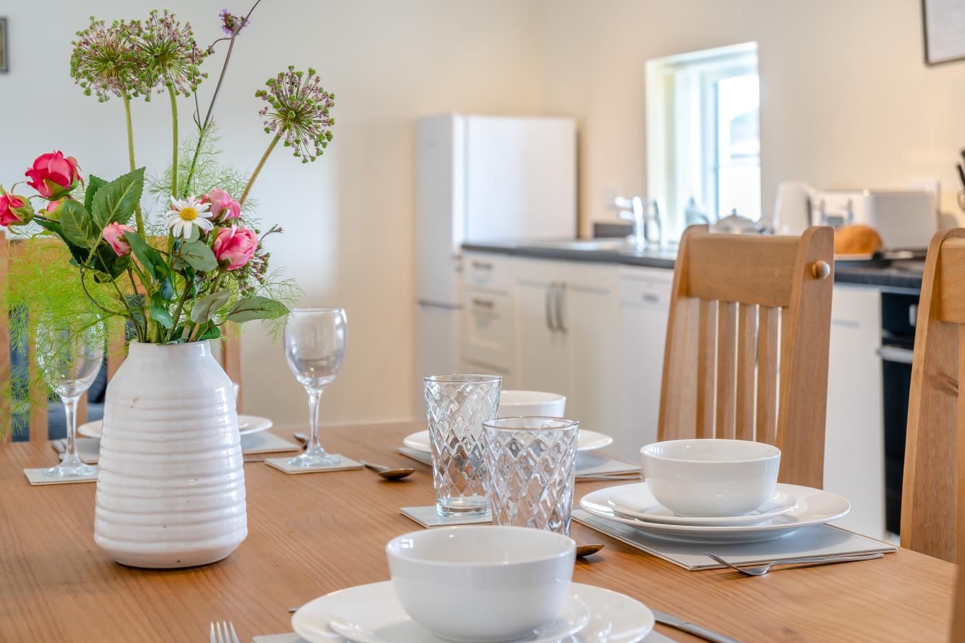 2 Bedroom Cottage in Red Roses - Dog Friendly Holiday Cottage in Red ...