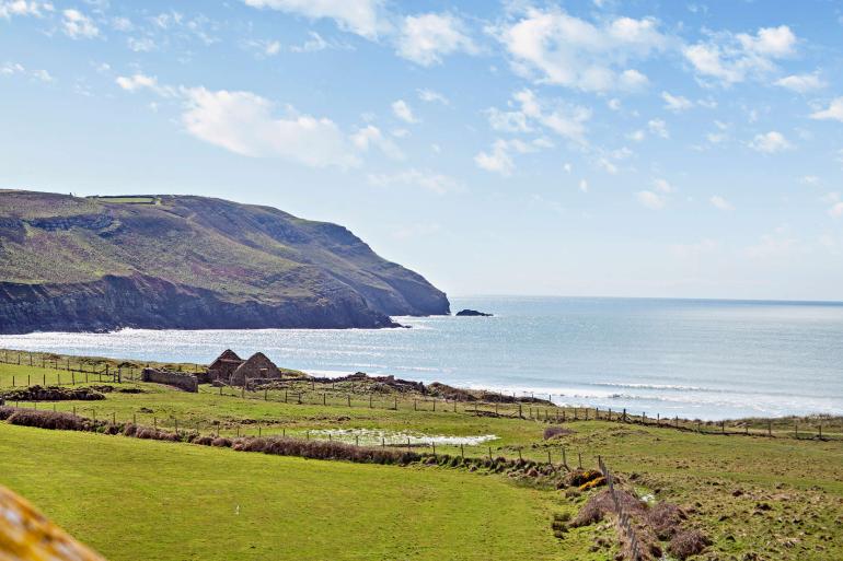 Fferm Ar Y Môr | Fferm Ar Y Môr in Pwllheli