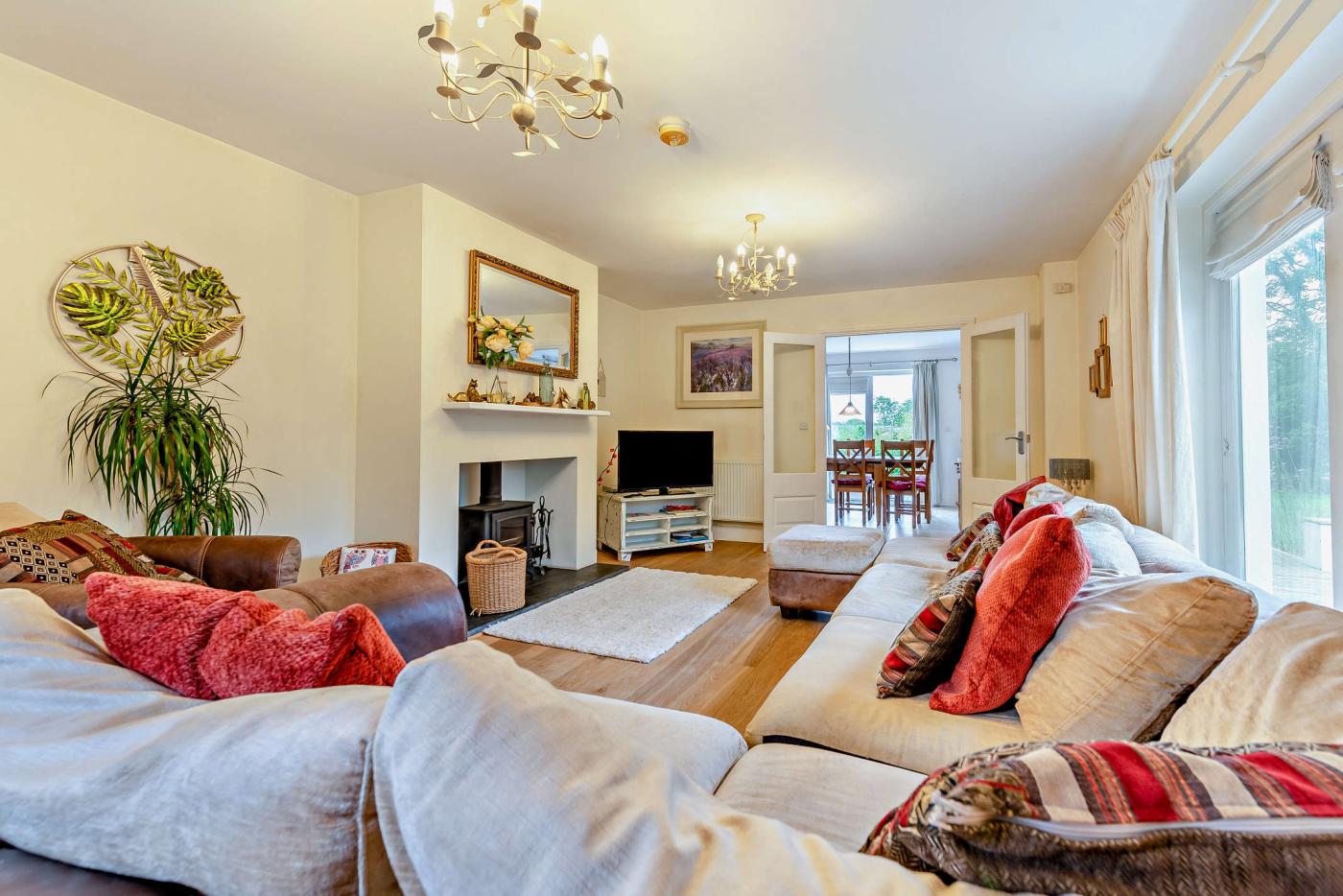 6 Bedroom Cottage in Ludchurch - Dog Friendly Holiday Cottage in ...