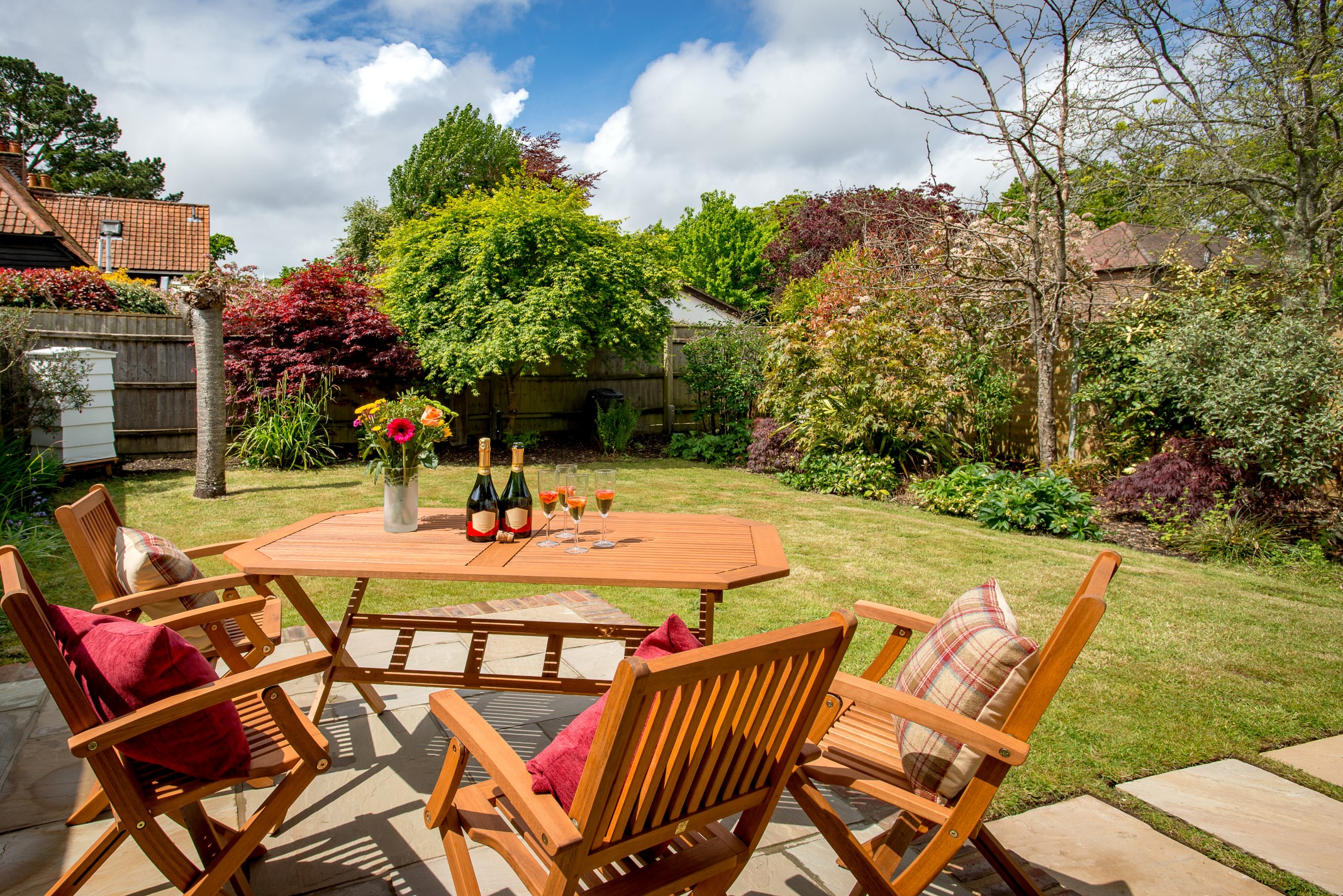 Bumble Bee Cottage | Bumble Bee Cottage in Burley, near Ringwood, Hampshire