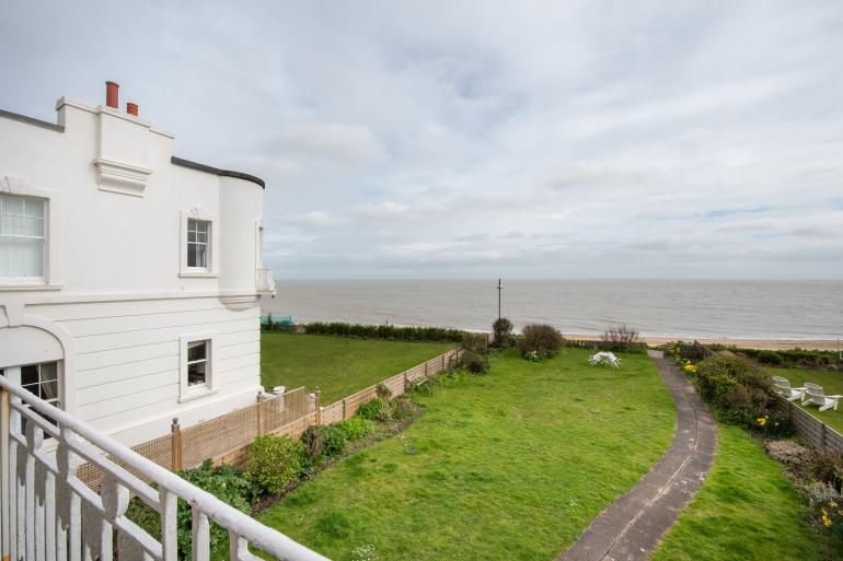 3 Centre Cliff | 3 Centre Cliff in Southwold