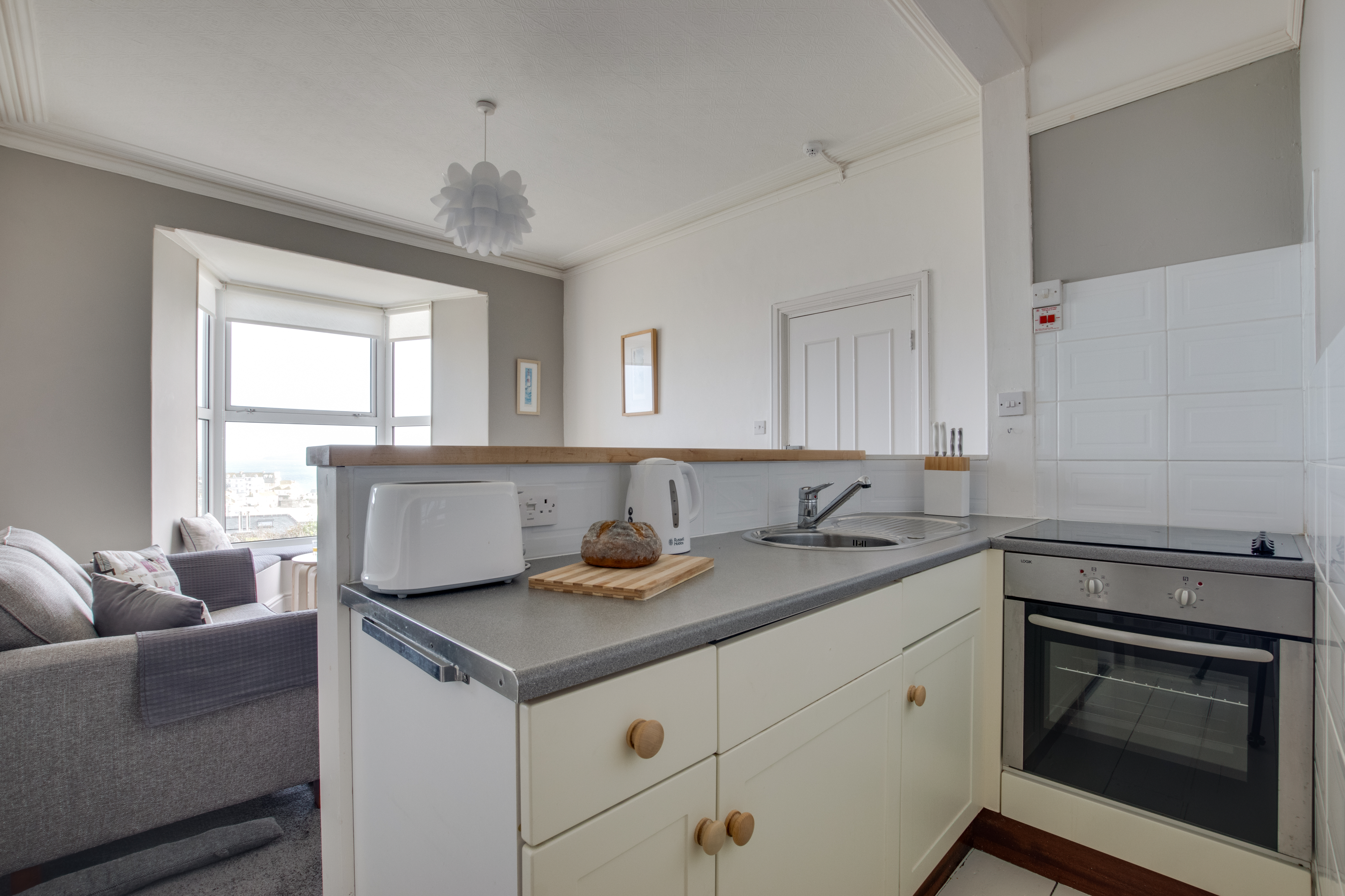 Flat 2, 7 Barnoon Terrace | Flat 2, 7 Barnoon Terrace in St Ives, Cornwall