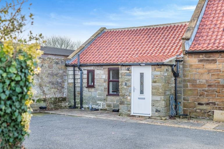 Honeysuckle Cottage - Whitby | Honeysuckle Cottage - Whitby in Whitby