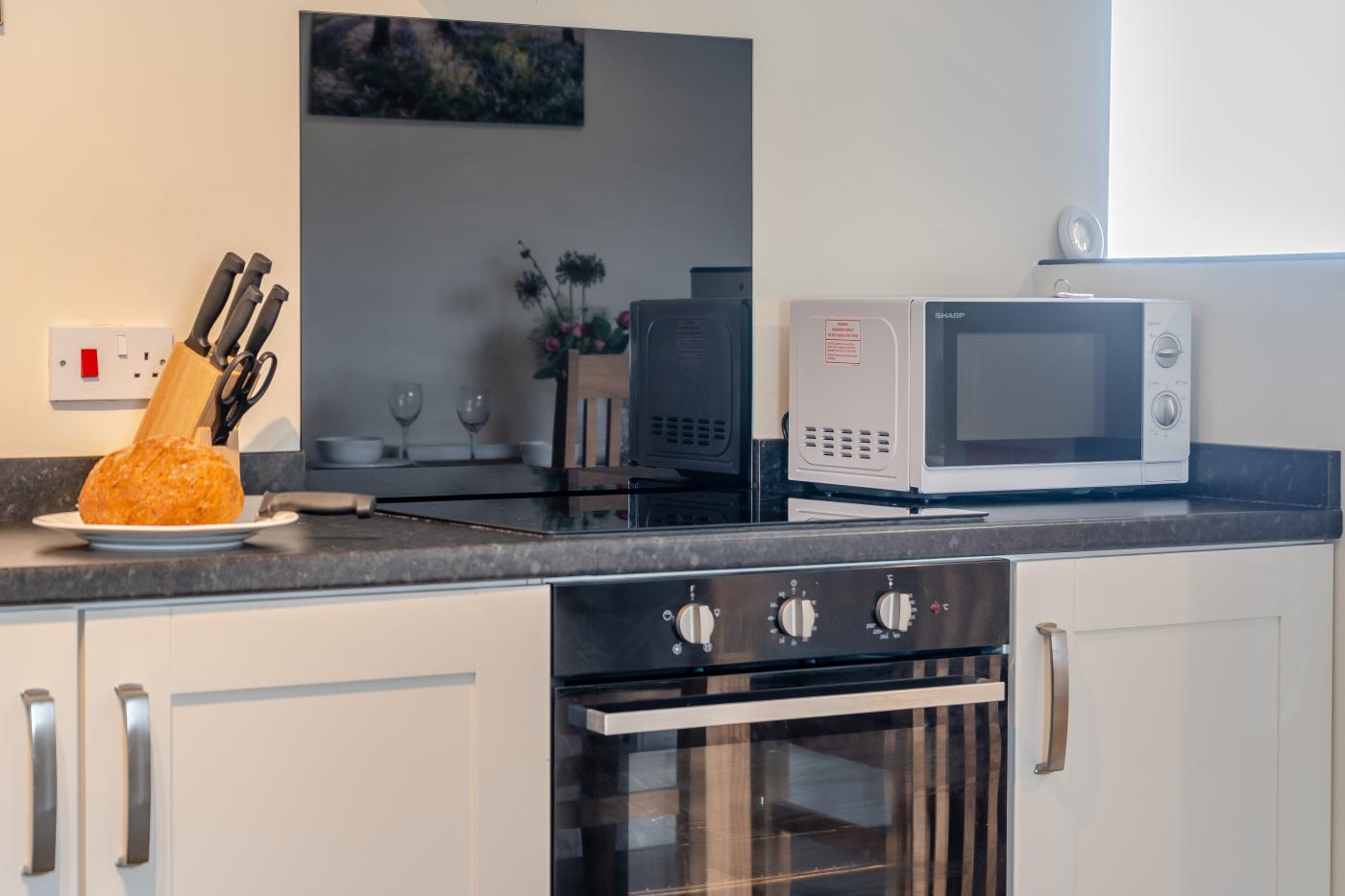 2 Bedroom Cottage in Red Roses - Dog Friendly Holiday Cottage in Red ...