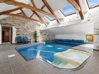 Cottages in Wales with a swimming pool | Wales Cottage Holidays