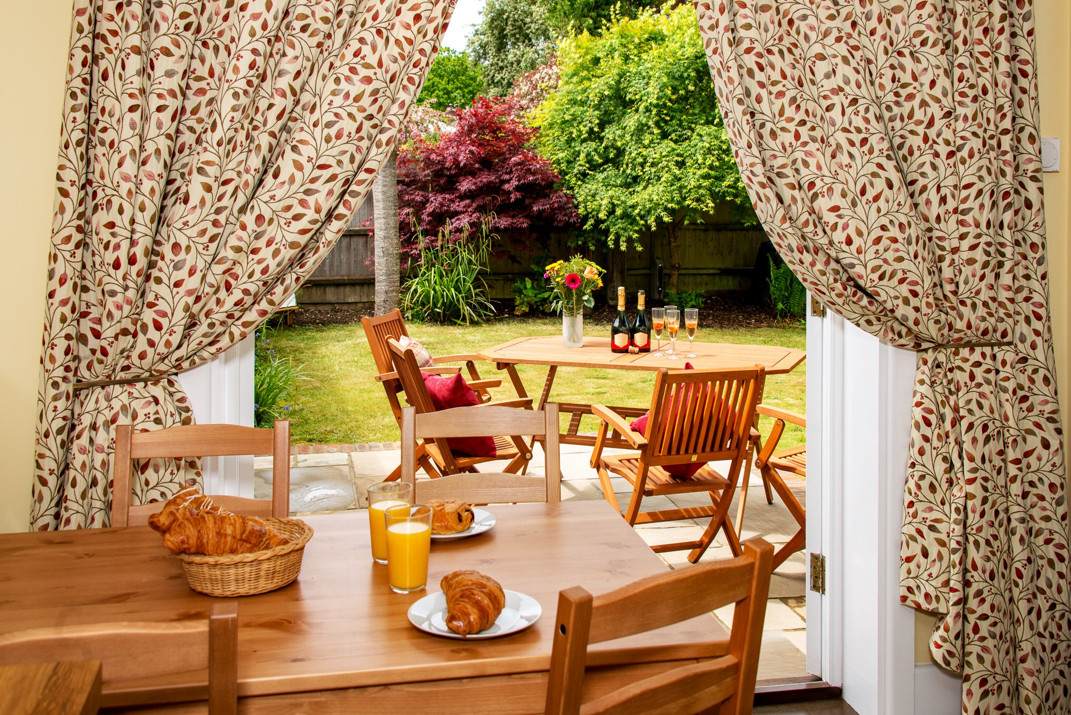 Bumble Bee Cottage | Bumble Bee Cottage in Burley, near Ringwood, Hampshire