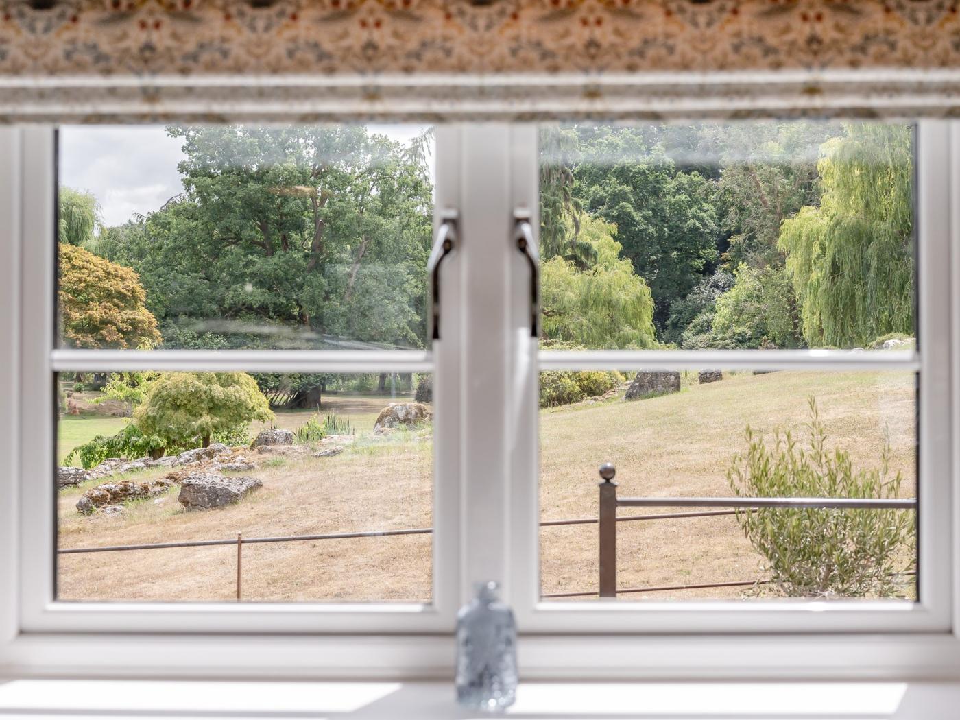 2 Bedroom Cottage in Fordingbridge - Dog Friendly Holiday Cottage in ...