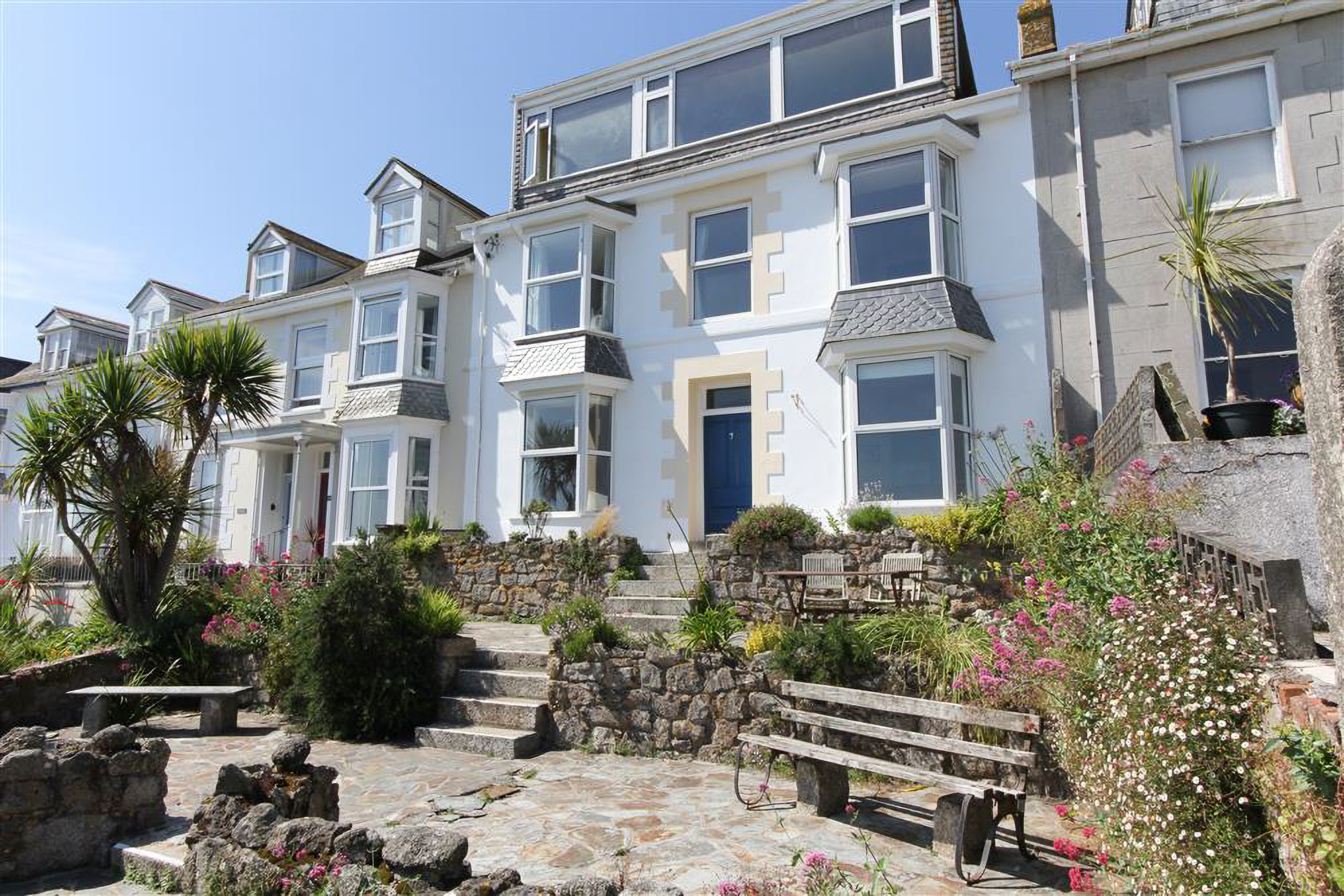 Flat 2, 7 Barnoon Terrace | Flat 2, 7 Barnoon Terrace in St Ives, Cornwall